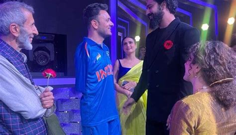 Inspired By Journey Of Armless Anantnag Cricketer Actor Vicky Kaushal Ready To Create Biopic