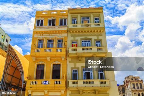 하바나 쿠바 올드 하바나 다운타운 스트리트 아키텍처 건물 거리에 대한 스톡 사진 및 기타 이미지 거리 건축 관광 Istock