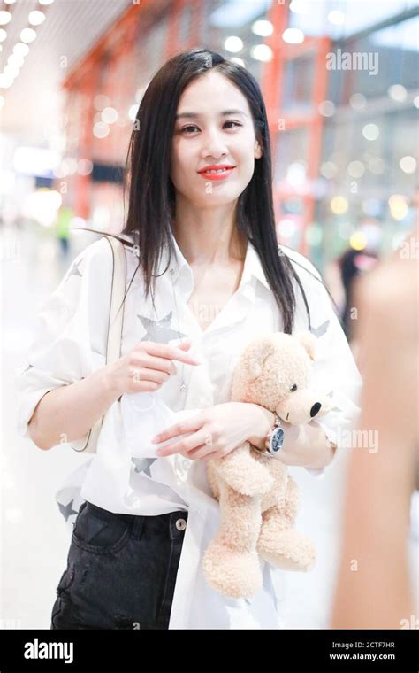 Chinese Actress And Singer Huang Shengyi Chinese Actress Hot Sex Picture Hot Sex Picture