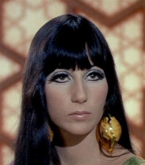 تاریخ تا ابد گوشواره‌های خارق‌العاده این زن را فراموش نمی‌کند چی بپوشم