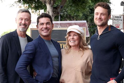 Todo Sobre Los Padres De Zac Y Dylan Efron Starla Baskett Y David