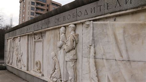 Каква ще е съдбата на паметника на Съветската армия Nova