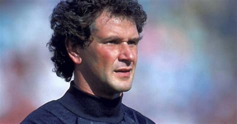 San Giuliano Terme Muore Di Notte Nellauto Andata A Fuoco