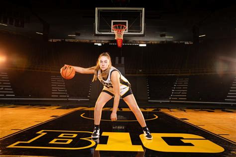 Iowas Aj Ediger Part Of Historic Team With Next Level Caitlin Clark