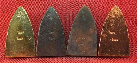 หลวงปู่ทวด พิมพ์เตารีดใหญ่ 4 องค์ เนื้อเปียกทอง เนื้อนวะ เนื้อผิวไฟ เนื้อสตางค์เเดง วัดในหาน อ