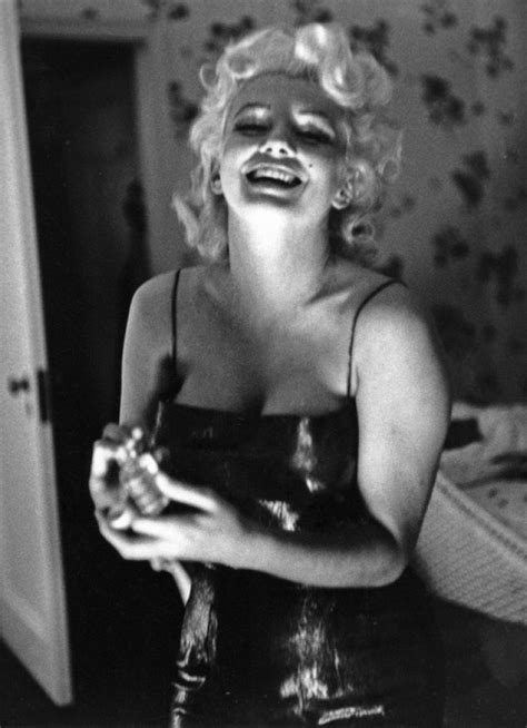 Bí Mật Mùi Hương Gợi Cảm Gắn Liền Với Biểu Tượng Sex Marilyn Monroe
