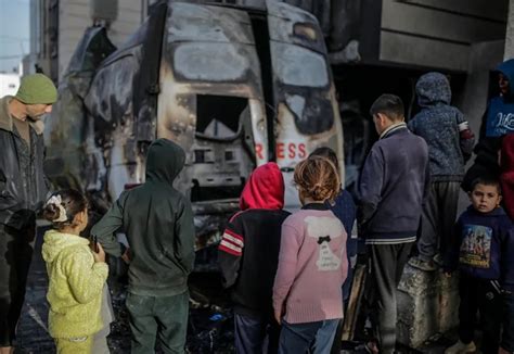 Decenas De Muertos Entre Ellos 5 Periodistas En Una Nueva Oleada De