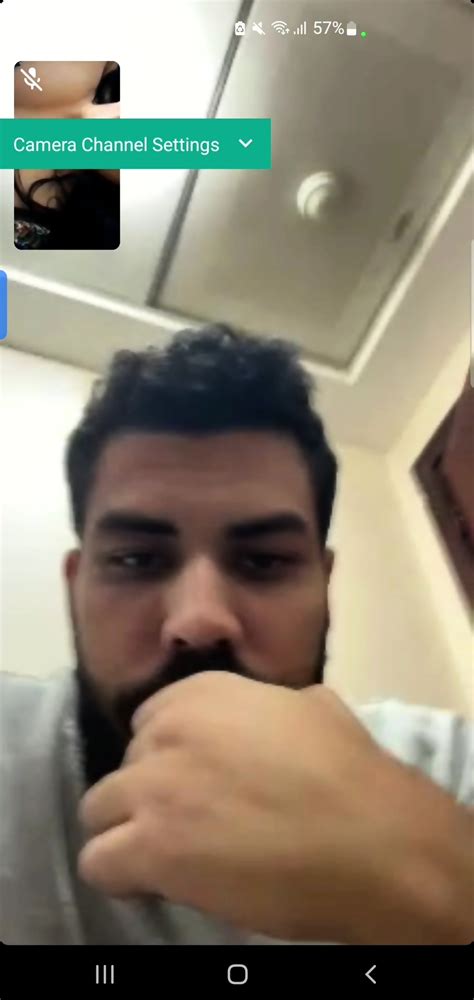 شاهدو فضحة نادر إيهاب من مصر مقيم في الإمارات يمارس العاده السريه امام