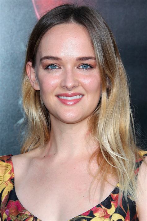 Jess Weixler Profile Images The Movie Database Tmdb