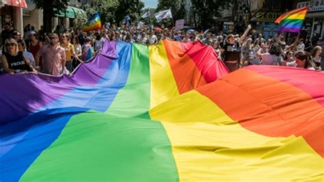 الـمثلية الجنسية ما الذي يستفز في شهر الفخر؟ في فلك الممنوع