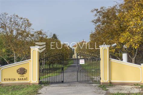 Donja Zelina Kurija Barač Plemićko Imanje Na 200000