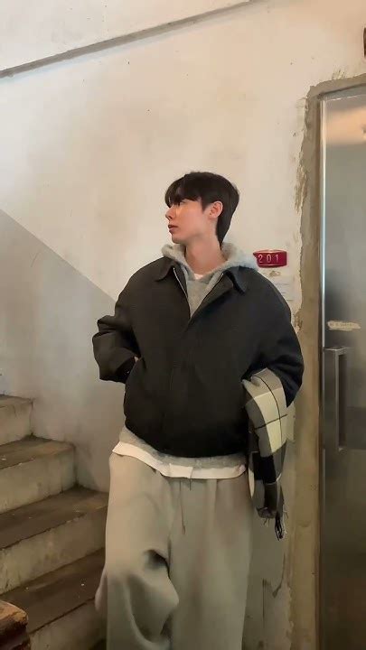 남자 코디 울 혼방 원단과 퀼팅 안감으로 한겨울 추위에도 끄떡없는 헤비 아우터 겨울코디 겨울아우터 헤비아우터 울자켓 남자미니멀코디 미니멀코디 남자쇼핑몰