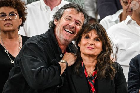 Renaud élégant au mariage d'Hugues Aufray avec sa compagne Cerise : Jean-Luc Reichmann dévoile ...