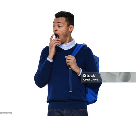 아프리카 민족 젊은 남성 서 앞에 흰색 배경 스웨터를 입고 20 24세에 대한 스톡 사진 및 기타 이미지 20 24세 20 29세 Z세대 Istock