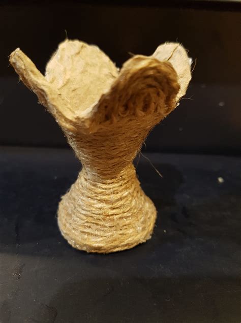 გულო ბებო და ხელმარჯვე ოსტატები ლარნაკი მუყაოს კვერცხის ჩასადებისგან გარედან შემოწებ