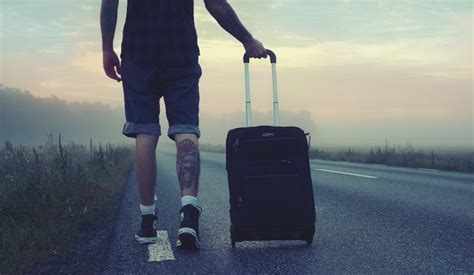 Хто може виїхати з України за кордон НашКиїв Ua