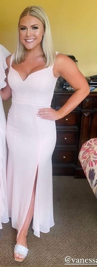 Karoline Leavitts Feet