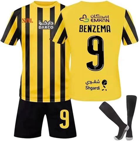 طقم ملابس كرة قدم فريق الاتحاد للاعب بنزيما رقم 9 موسم 2023 مكون من تي شيرت جيرسي وشورت وجوارب