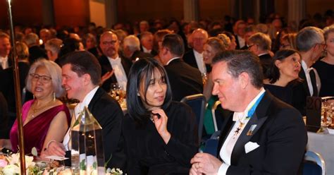 한강 한국인 최초로 노벨상 시상식 블루카펫 밟아 종합