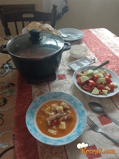 Krompir Paprikaš Sa Mesom