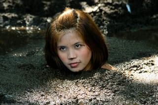 Crystal's amazing sinking sequence : r/quicksand