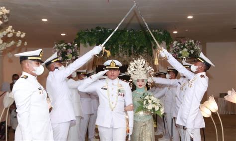 Tradisi Pedang Pora Bagaimana Membuatnya Terkesan Lebih Dramatis