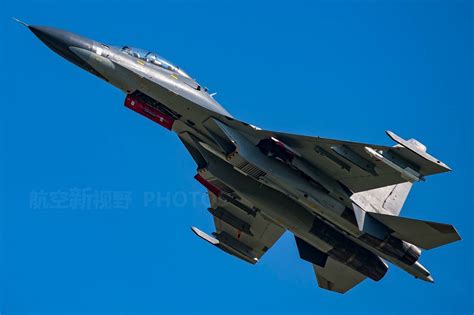另类的苏 30mkk多用途战机，采用粉色高可视度涂装，目的性很明确 新型战斗机
