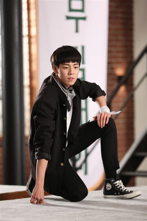 Lee Hyun Woo 이현우 Photo