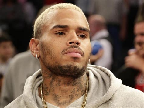 Chris Brown Accusé De Viol Le Rappeur Contre Attaque Et Dévoile Des Messages