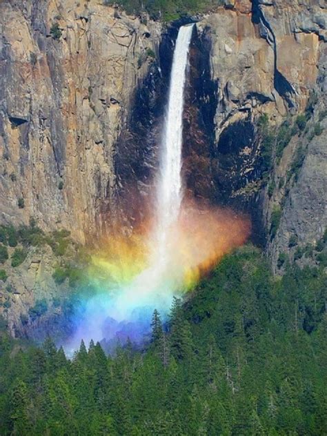 Water Rainbow In Yosemite National Park Rainbow Waterfall Beautiful
