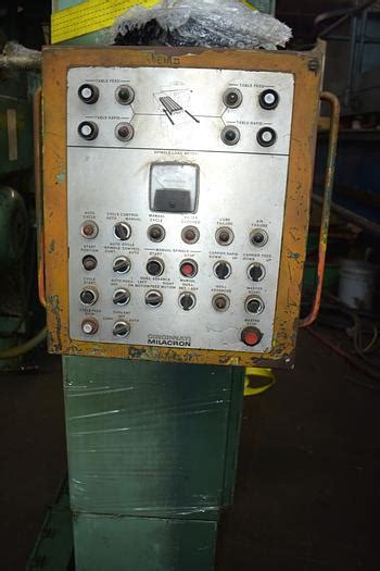 Used 425 266 CINCINNATI MILACRON HYPOWERMATIC DL HORIZONTAL SPINDLE