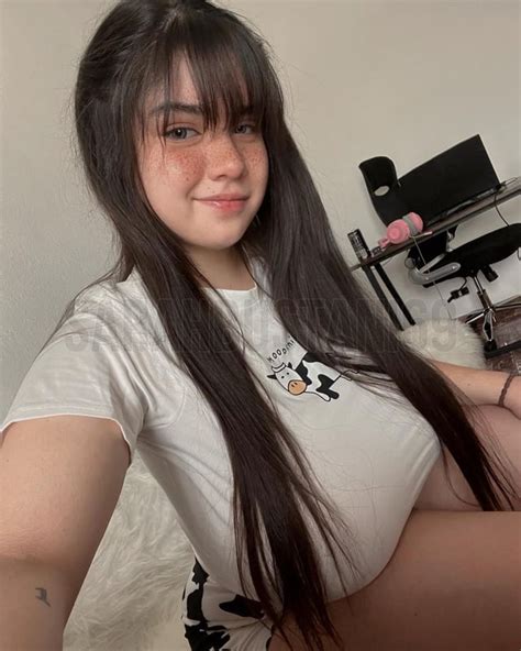 Pretty Eyes R2busty2hide