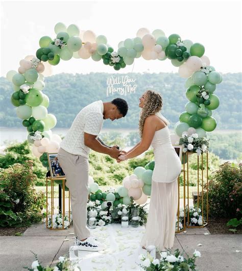 Minnesota Vikings Linebacker Ivan Pace Jr Engaged To Girlfriend Mckenzie Paige