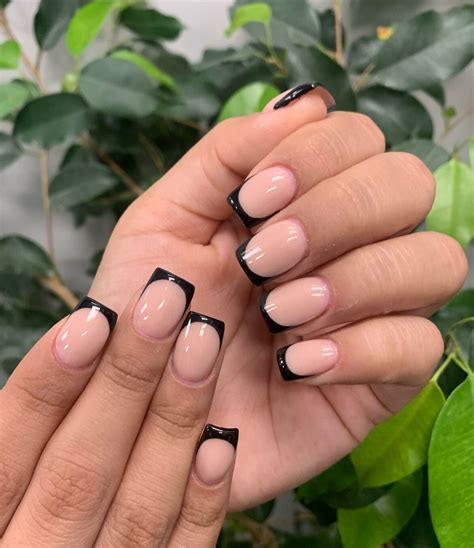 22 Latest Short Black French Tip Nail Ideas To Try In 2024
