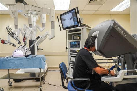 Sistem Robotik Mudahkan Pembedahan Kompleks Kosmo Digital