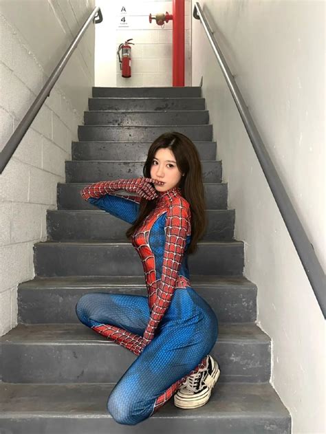 Ngộp Thở Với 518 Hình ảnh Gái Xinh Cosplay Người Nhện Sexy