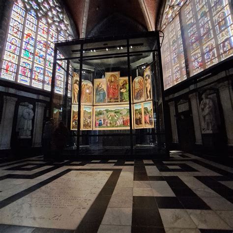 Laltare Di Gand Fra Diritto E Rovescio