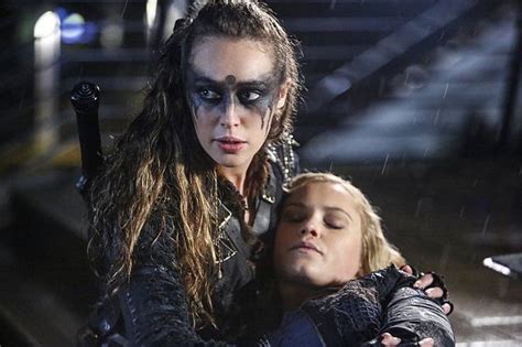 Pictures New Clarke And Lexa 3x16 Stills Via Spoilertv The 100