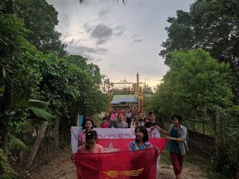 ကယ်တင်ရှင်မရှာ ဒို့ကျေးရွာ သပိတ် စစ်ကြောင်းက စစ်အာဏာရှင် တော်လှန်ရေး ချီတက် ဆန္ဒပြ Khit Thit Media