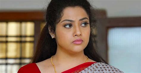 ജോർജുകുട്ടി പൊലീസ് പിടിയിലാവുമോ വൈറലായി ദൃശ്യം 2 ചിത്രങ്ങൾ‌ Drishyam