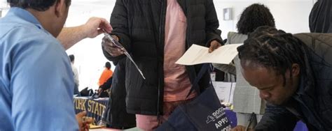 美 또 고용 서프라이즈 3월 금리인하 물건너갔다 Cnews