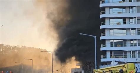 부산 오시리아관광단지 신축 공사장 불…5명 경상 종합