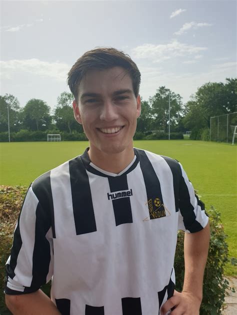 Franse Auto Goedkoop Alternatief Voor Virgil Van Dijk En Clubtopscorer