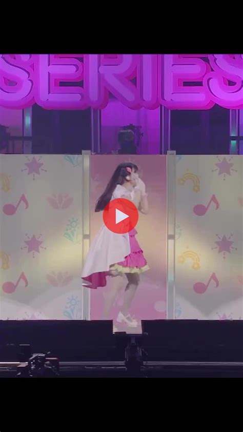 일본에서 대히트친걸 넘어 이젠 한국 아이돌 아이브 도 따라하는 인싸밈 오덕양성소 에펨코리아