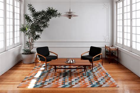 Cecilia Le N De La Barra Plays With Geometry And Color To Create Sequence Odabashian