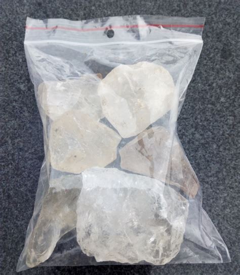 Изкуство Материали Полускъпоценни камъни Розов кварц Планински кристал Опушен кварц Аквамарин