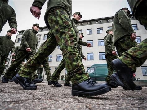Lietuvos Kariuomenėje Tarnyba Pradeda Daugiau Kaip 650 Jaunuolių Karys Lt