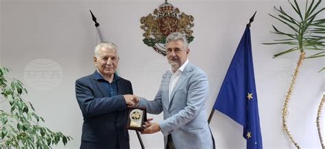 Областният управител на Шумен връчи Почетен плакет на мажоритарния собственик на „Алкомет“ АД