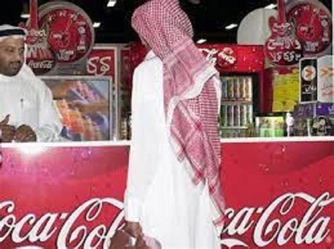 کوکاکولا به افتخار عربستان تغییر لباس داد عکس