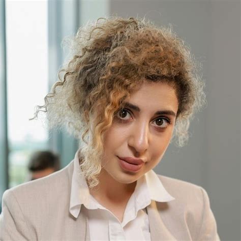 𝗬𝗼𝘂𝗿𝗲 𝗻𝗼𝘁 𝗯𝘂𝗿𝗻𝗲𝗱 𝗼𝘂𝘁 𝗯𝗲𝗰𝗮𝘂𝘀𝗲 𝘆𝗼𝘂 𝗵𝗮𝘃𝗲 𝗮 “𝙘𝙝𝙖𝙡𝙡𝙚𝙣𝙜𝙞𝙣𝙜” 𝗯𝗼𝘀𝘀 Heather